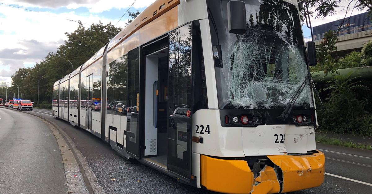 Mehrere Verletzte nach Unfall zwischen Tram und Bus in Mainz